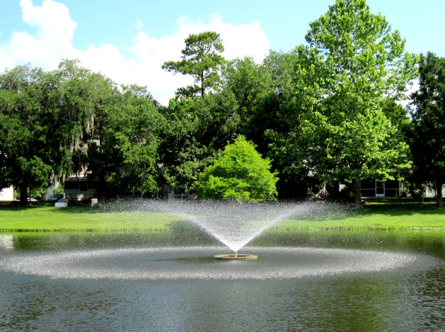 FunnelJet Vertical Floating Pond Fountain | Herrmann's Fish Farm